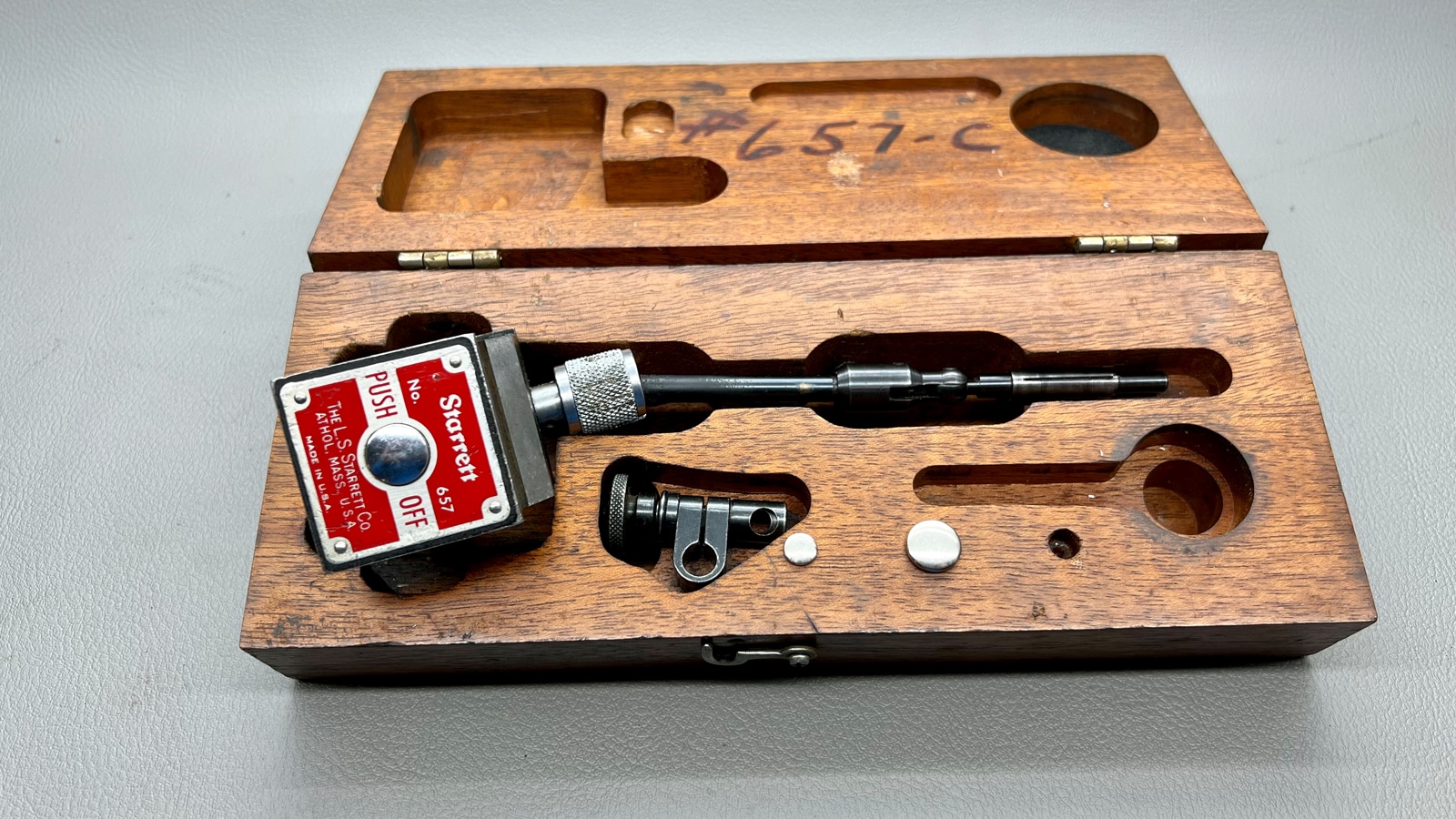Starrett No 657 Magnetic Base Indicator Holder - The Tool Exchange AU